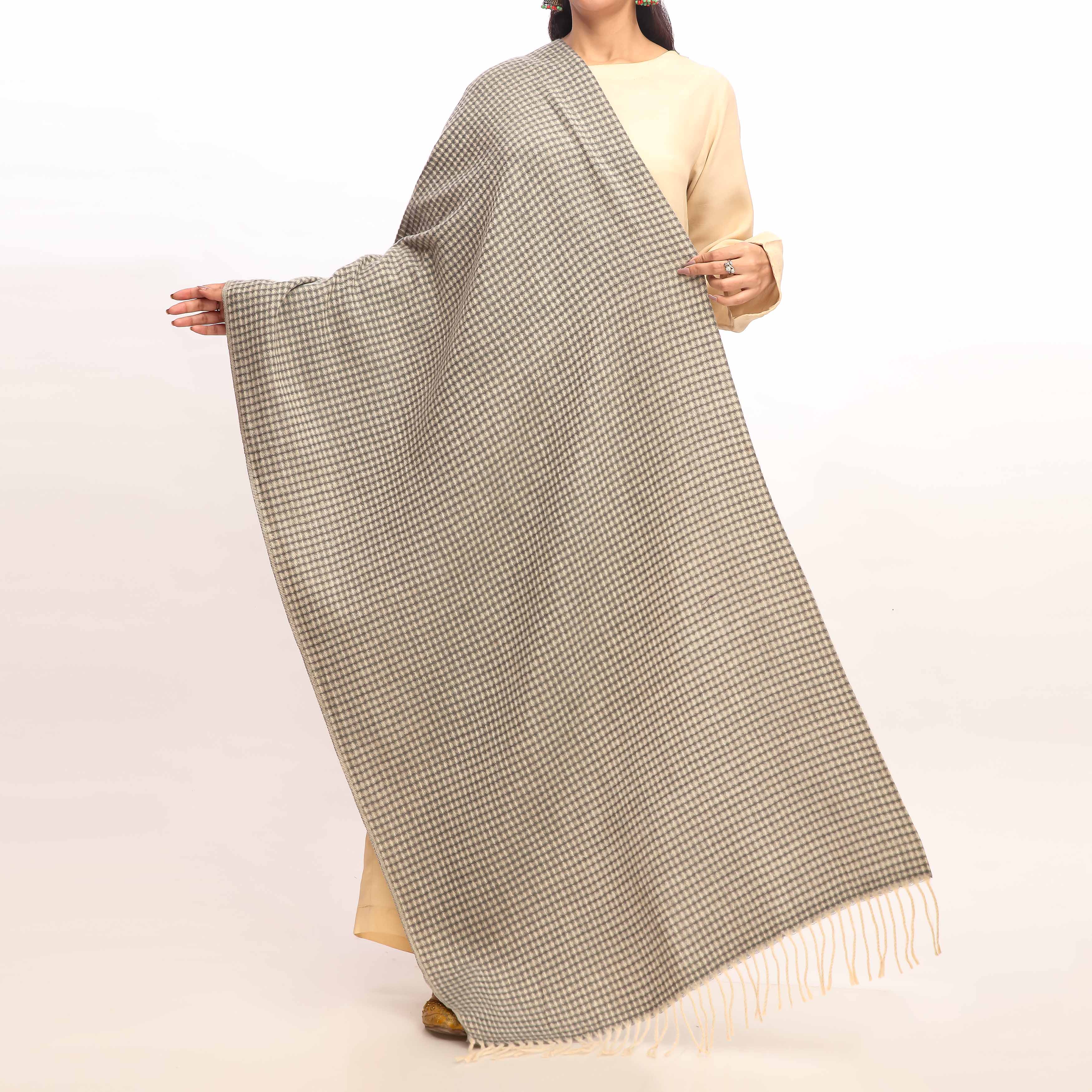 Grey Winter Stole PW4763 – Stylo